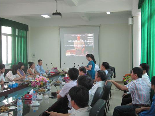 LIÊN HOAN CHIA TAY NGÀI GEOFF MORRIS, TRƯỞNG ĐẠI DIỆN ACIAR TẠI VIỆT NAM